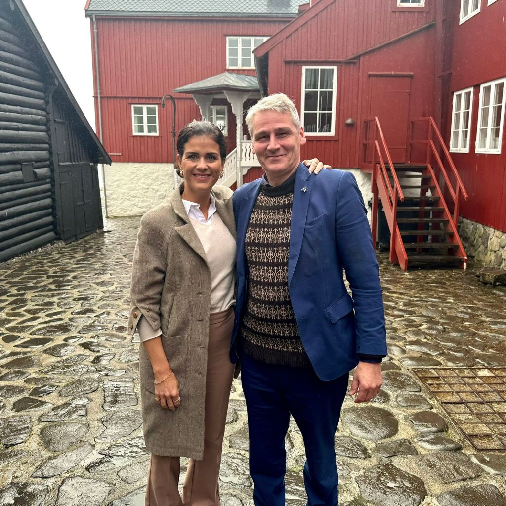 Høgni Hoydal (Faroe Islands) meet Þórdís Kolbrún Reykfjörð Gylfadóttir ...